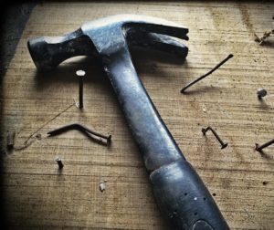 Pro handyman shares secret hammer tricks and hidden features hardly ...