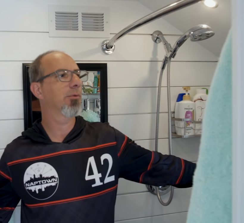 Couple drops $45K converting old bus into cozy home on wheels