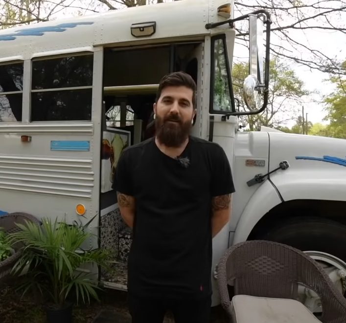 Guy living in a school bus puts a large chef-designed kitchen inside ...