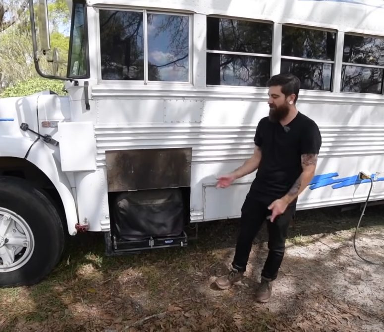 Guy living in a school bus puts a large chef-designed kitchen inside ...