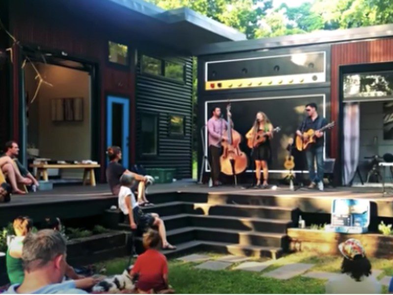 Musician gives tour of her incredibly well-planned tiny home music ...