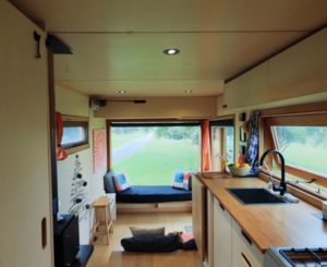 Woman that loves traveling builds an incredible tiny house truck to ...