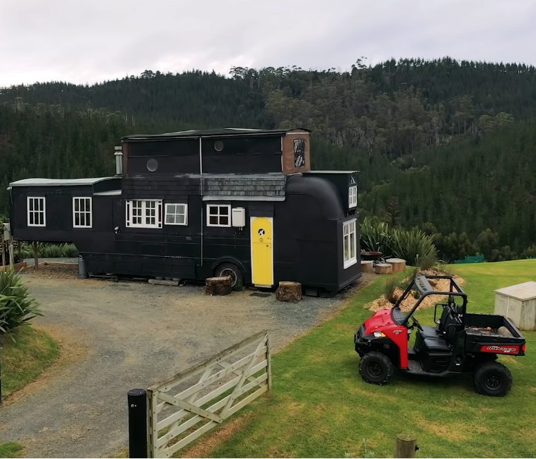 Couple convert bus into beautiful tiny home that doubles as Airbnb
