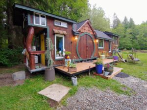 Man spends 3 years building whimsical tiny home by hand, all out of ...
