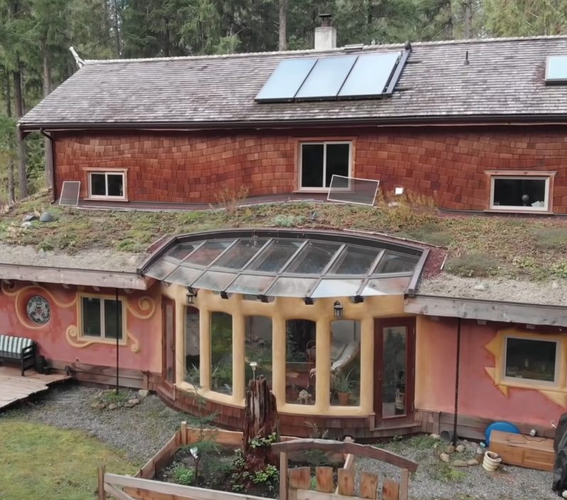 Man hand-builds custom home from completely natural materials