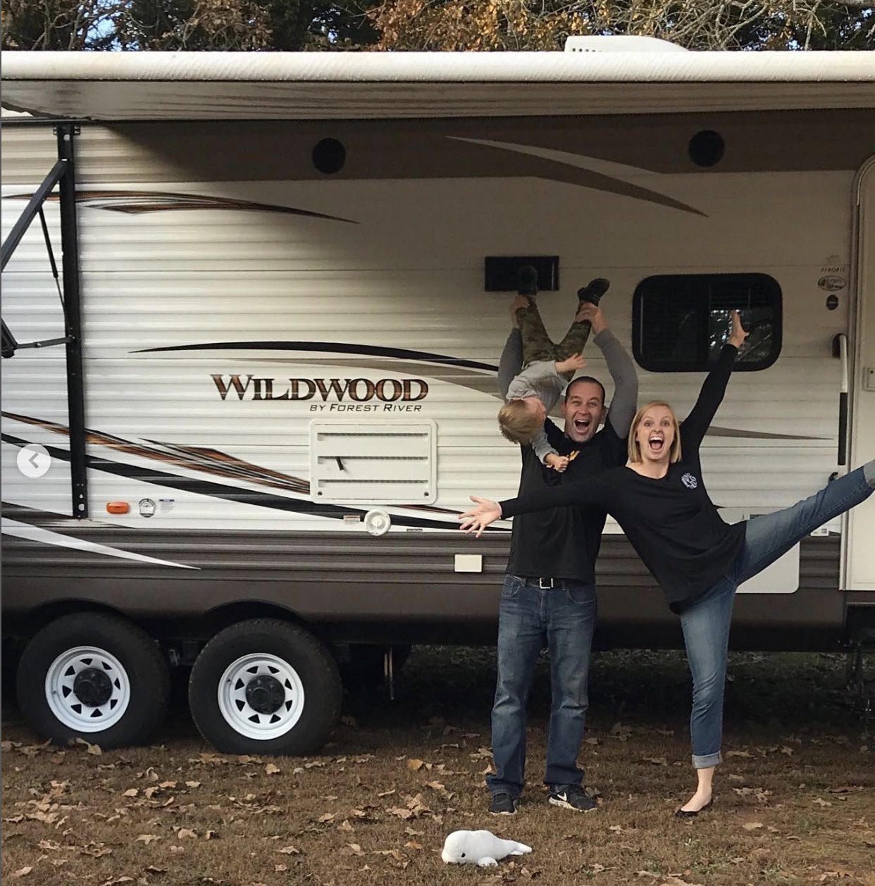 Couple renovates and flips shed for over $200k in profit