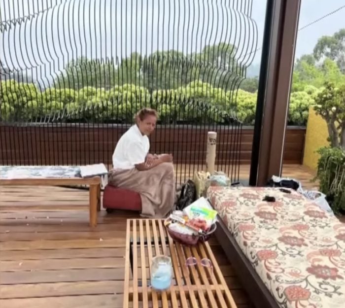 Woman returns from vacation to find a stranger in her backyard. Asks ...