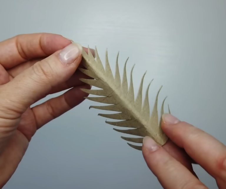 Woman cuts up cardboard roll holders to make some of the most beautiful ...