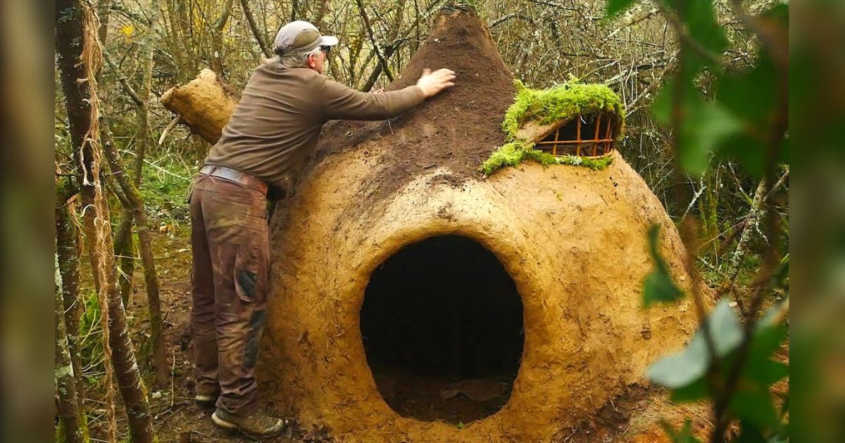 Man uses mud and brush to build “Yoda hut” in the forest and gets ...