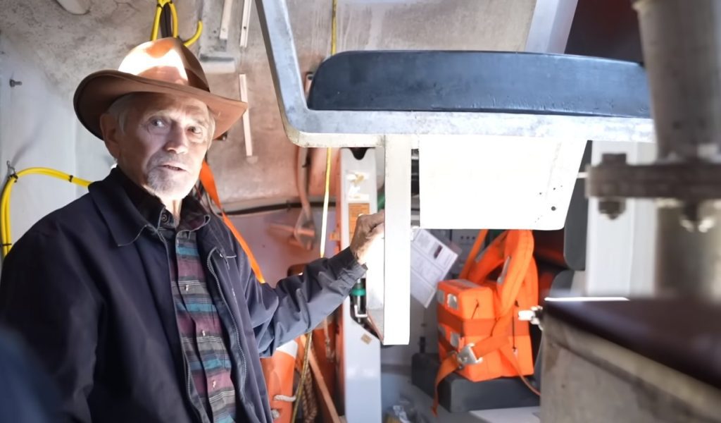 Guy shows off inside of 64 person enclosed lifeboat he purchased that ...