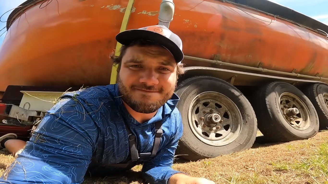 Guy shows off inside of 64 person enclosed lifeboat he purchased that ...