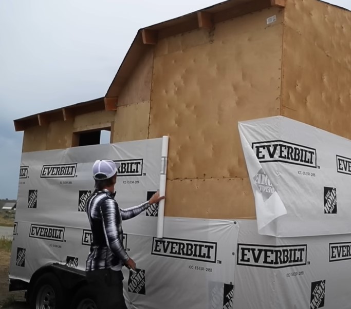 Man with no construction experience shows how he built his tiny home ...
