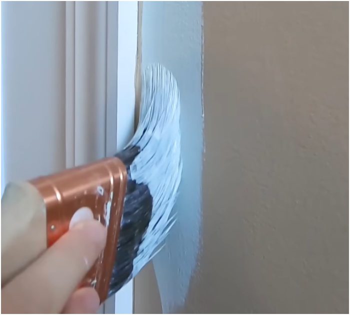 Professional painter shows how to quickly paint an entire room in ...