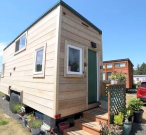 77-year-old gives tour of her ‘simple and stylish’ tiny home on wheels