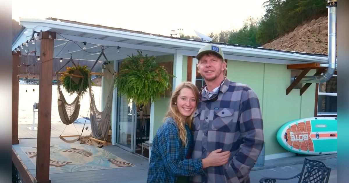 Couple builds tiny floating “shack” to live on lake year-round for ...