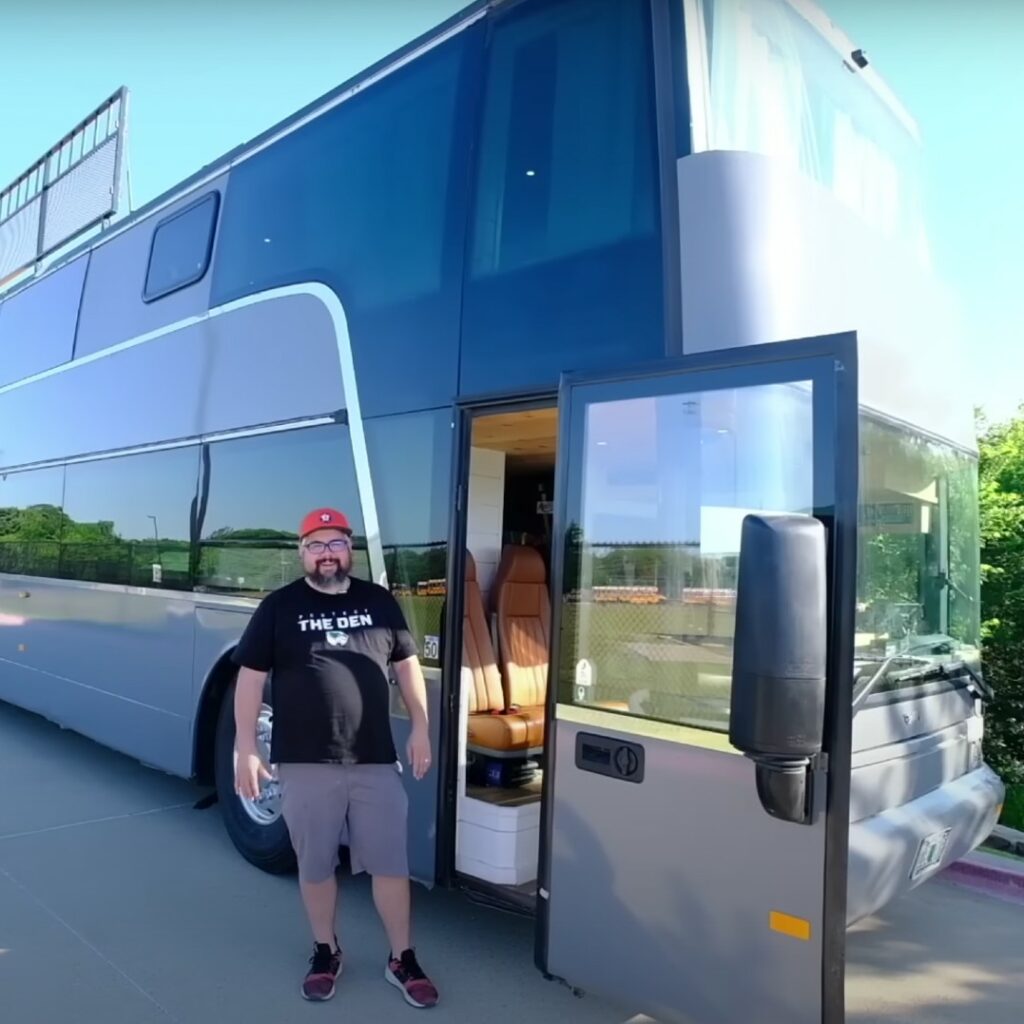 Man gets 15M views showing how his family of 8 comfortably lives in ...