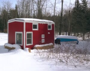 Woman gives tour of the lovely little red tiny house ex-husband built ...