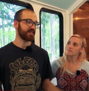 Couple spends $30,000 converting school bus into ‘spacious’ tiny home ...