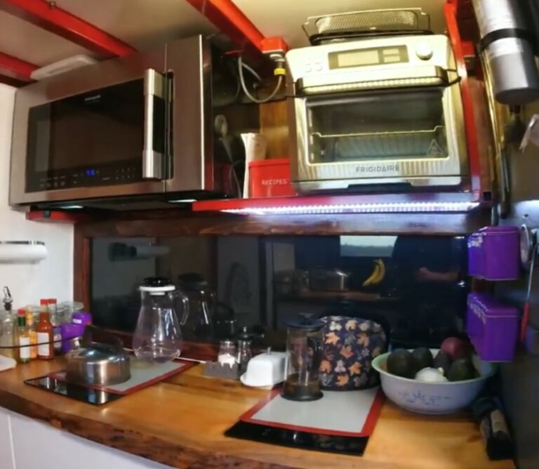 Couple turn their retirement into magnificent lifestyle with semi-truck ...