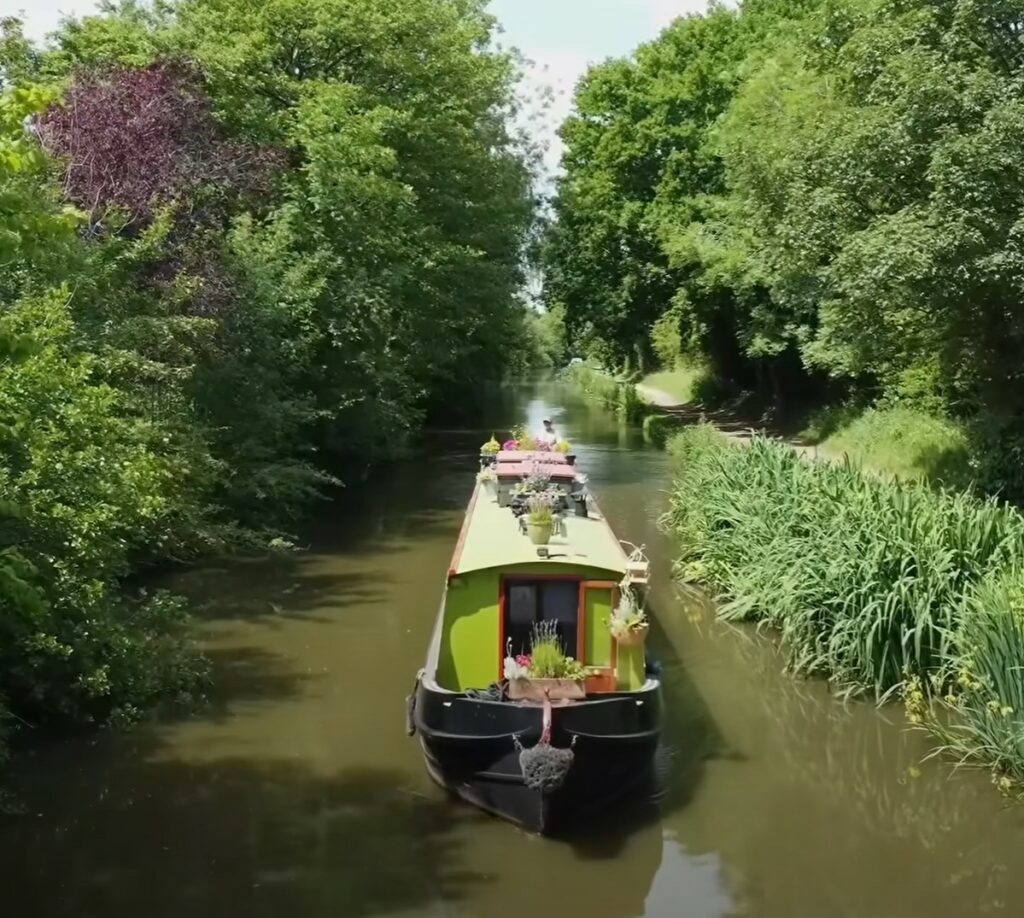 Man shares his story of how living in a Narrowboat for 5 years “saved” him