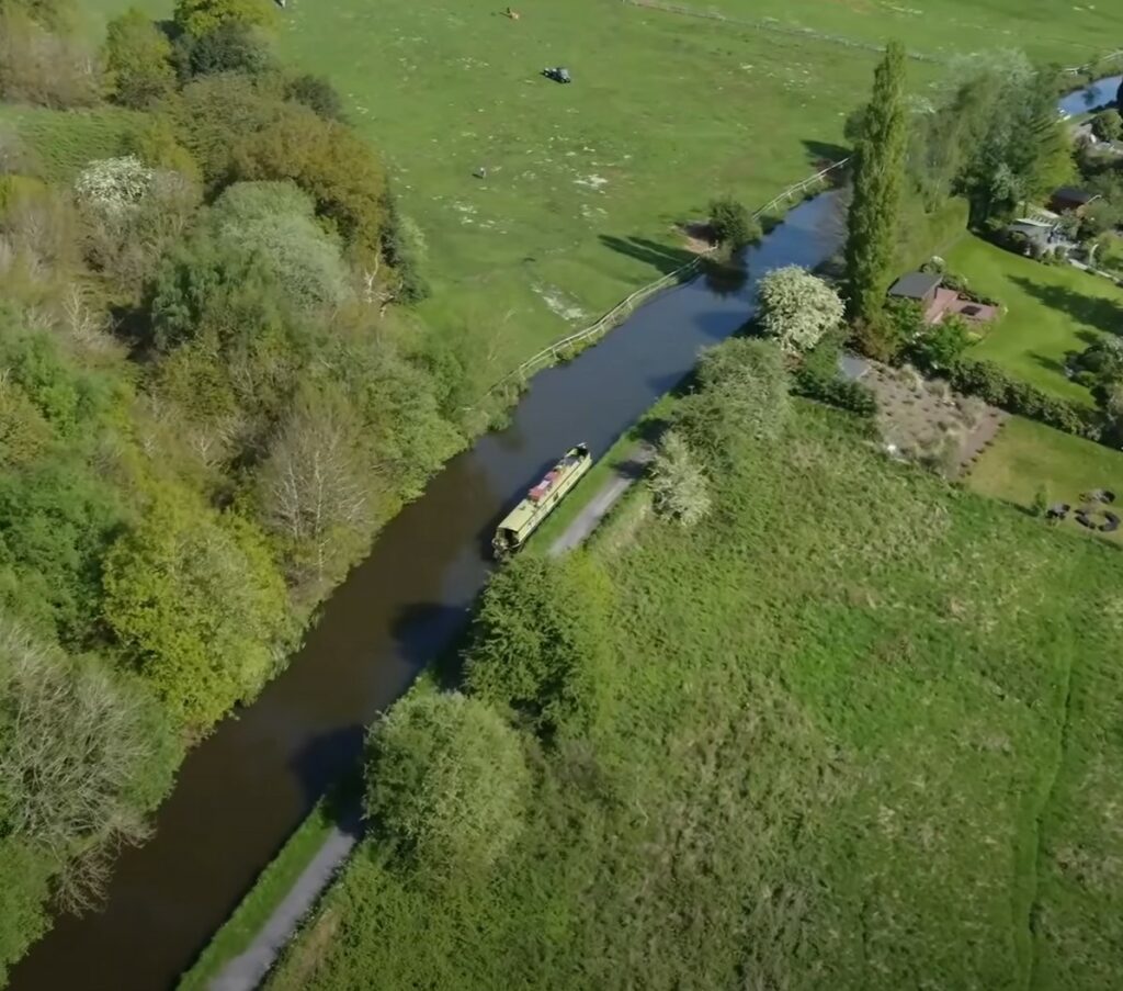Man shares his story of how living in a Narrowboat for 5 years “saved” him