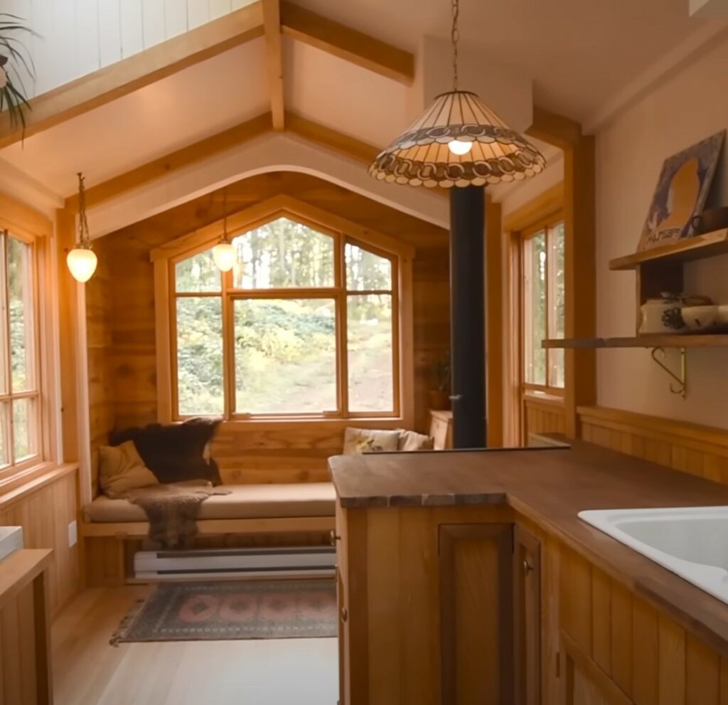 Carpenter uses all his skills to build craftsman-like tiny home that ...