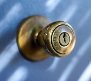 50 Mind-Blowing Hidden Uses and Features of Common Everyday Items