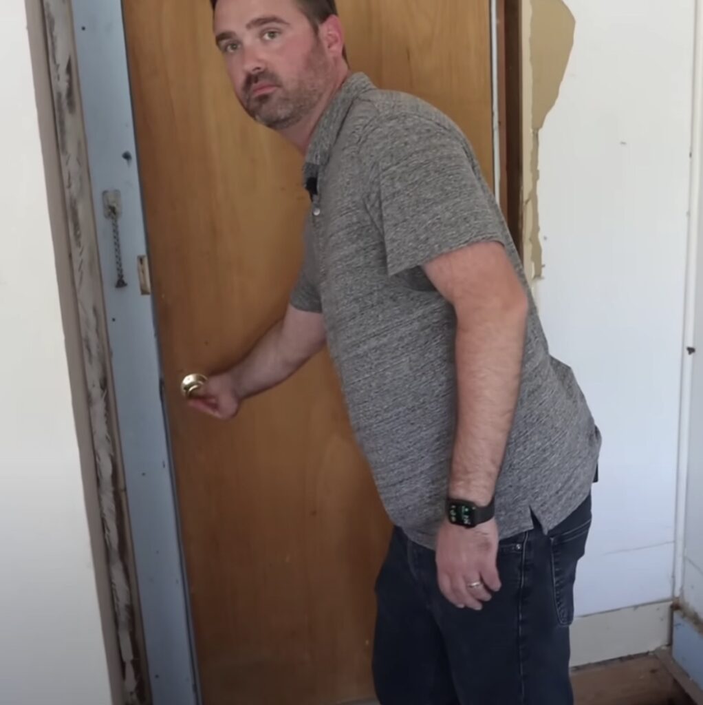 ‘Condemned’ house purchased for $5K is flipped into a lovely home by 2 ...