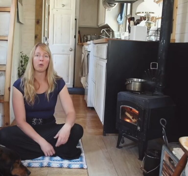 Woman shows off her happy self-sufficient life with her dog on tiny ...