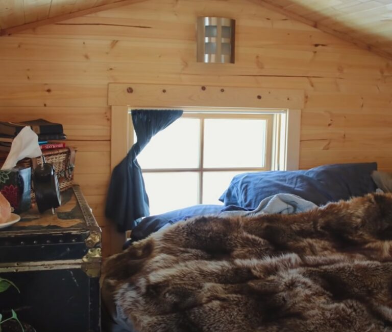 Woman shows off her happy self-sufficient life with her dog on tiny ...