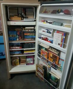 35 pics of the most hilariously unexpected things found in fridges