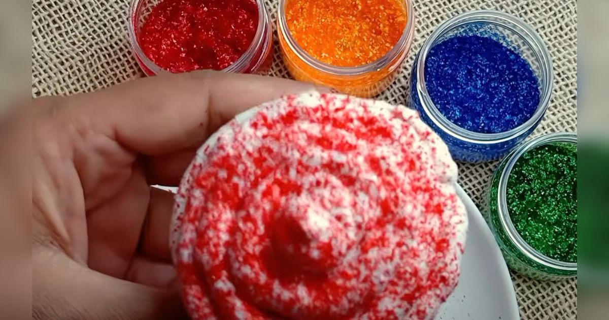 Mom shows how to make delicious “edible glitter” with 2 ingredients and ...
