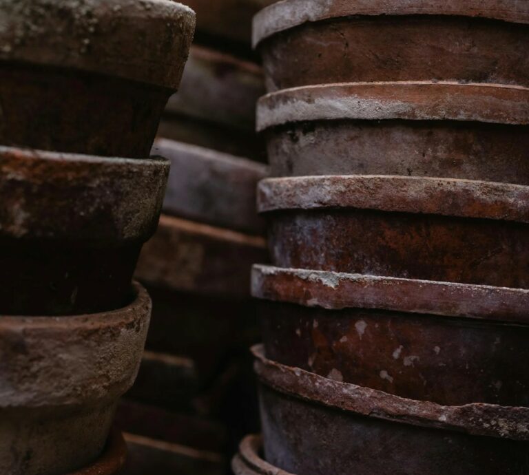 Pragmatic man shows how he made a 3-gallon water filter without tools ...