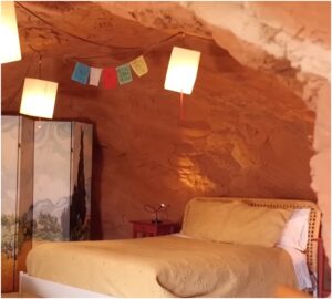 Man gives a tour of his incredible ‘modern’ cave house that’s over ...