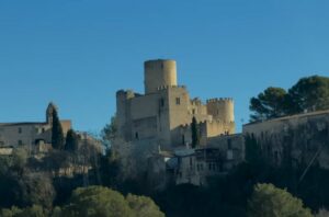 California castle above watery maze has been quietly standing over 150 ...