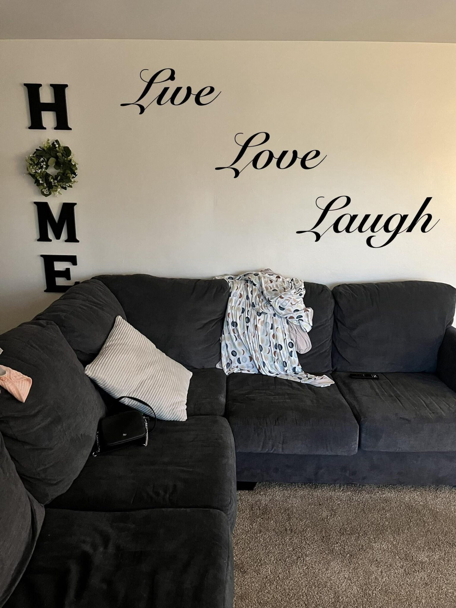 40 outdated home trends that make interior designers cringe