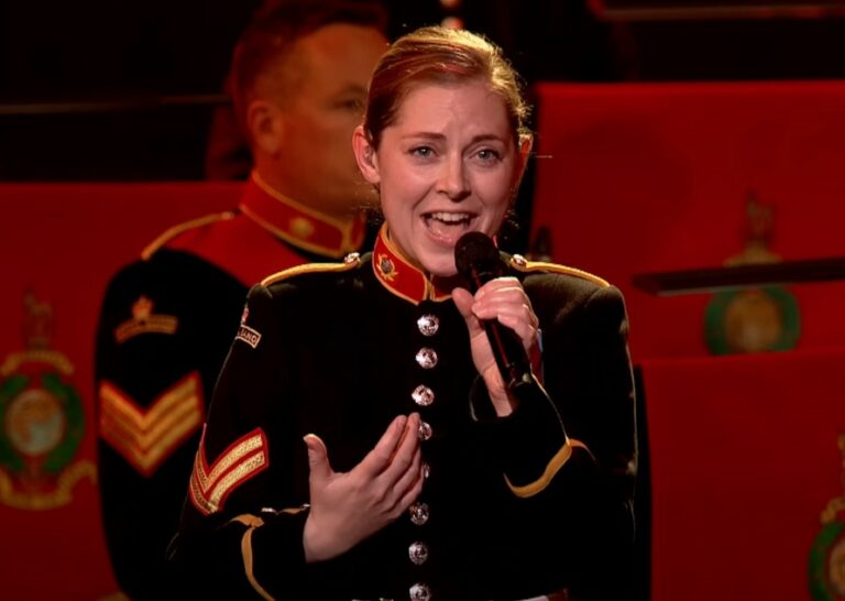 Marines perform incredible cover of Neil Diamond’s ‘Sweet Caroline’