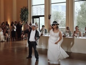 Bride and dad throw on Michael Jackson props and give everyone show ...